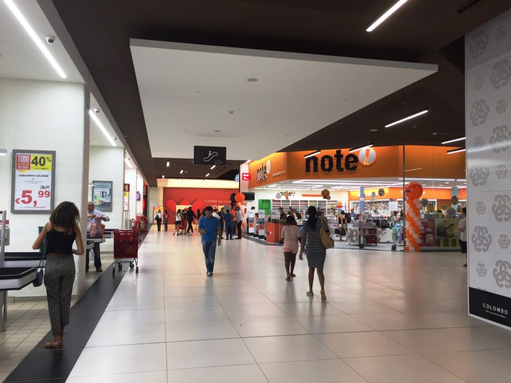 Centro Colombo tem nova área comercial - Distribuição Hoje