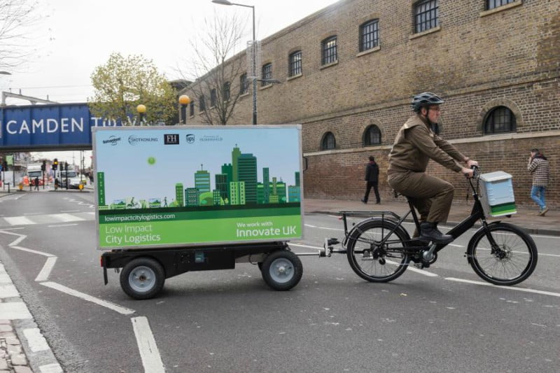 UPS testa entregas com reboques puxados por bicicletas - Distribuição Hoje