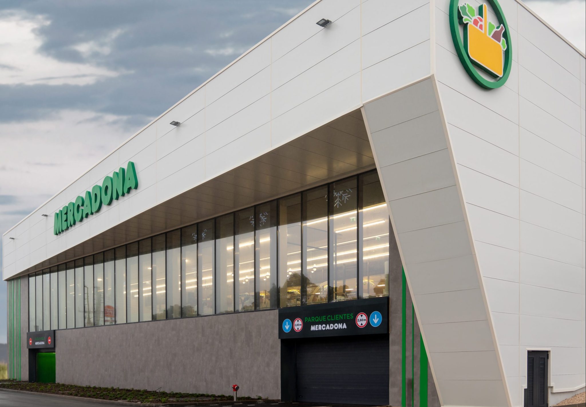 Mercadona chega a Lisboa. Primeira loja no distrito abriu em Oeiras ...