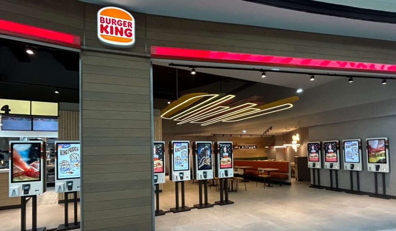 Burger King abre portas em local histórico e moderniza o seu espaço ...