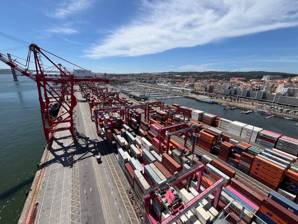 Terminal YILPORT Liscont prepara expansão e regista “desempenho muito ...